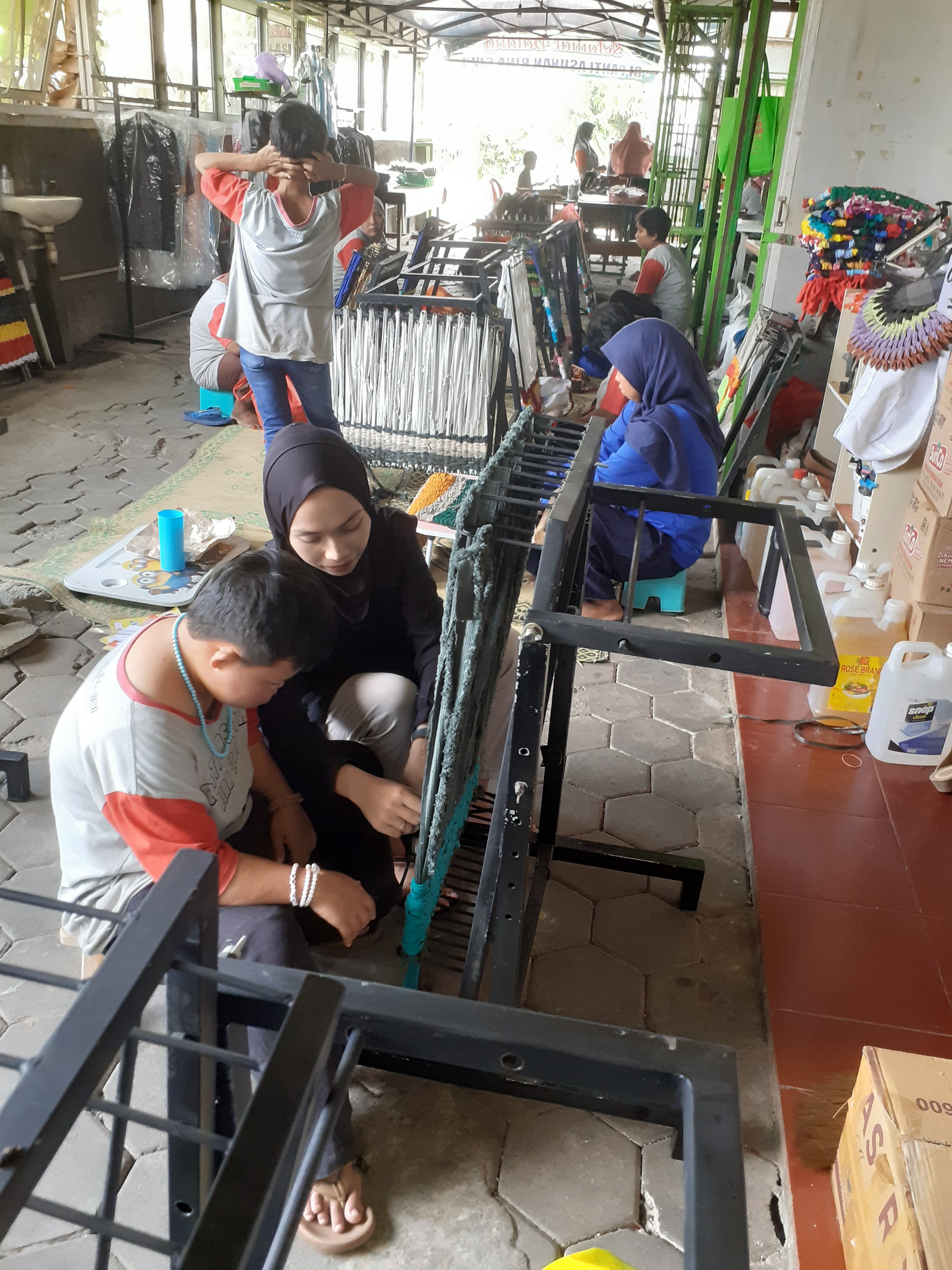 Pelaksanaan Program Kreativitas Mahasiswa (PKM) 2024 oleh Tim UNY bagi Panti Asuhan Bina Siwi ...